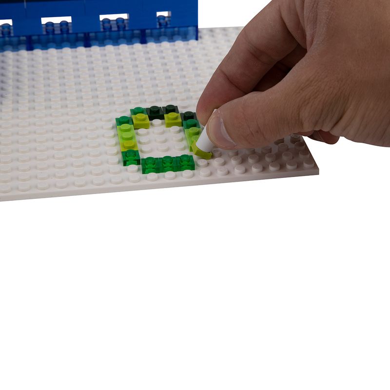 Picker - pure white 713 | Q-BRICKS® | pure imagination