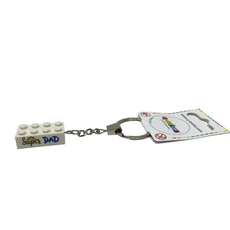 Silver key chain 2X4 "Super dad" | Q-BRICKS® | pure imagination